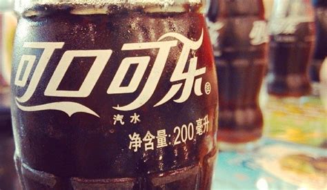 下午茶rmb99，雲吞麵魚蛋粉奶油豬油雞飯菠蘿油都有，最難得的是餐飲可以選樽裝可樂。我對面那位仁兄經常一個人食四個餐，「哭壺員」表示無比驚訝