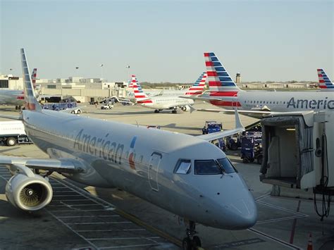American Airlines ogranicza loty Z rozkładu znika tys lotów