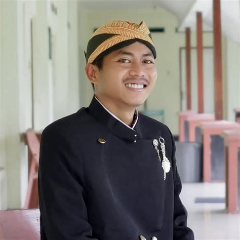 Musa Musaig • Threads Say More