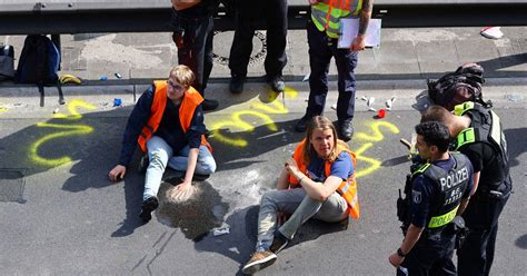 German Police Search 15 Locations Over Last Generation Climate Protests