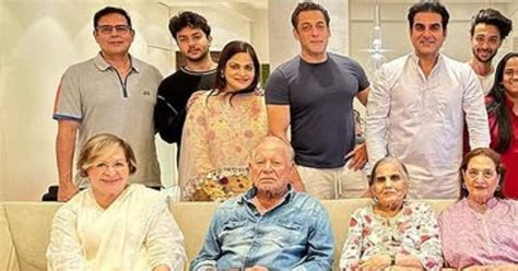 सलीम खान कर रहे थे मदद हेलेन की हो रही थी बदनामी प्यार न होते भी