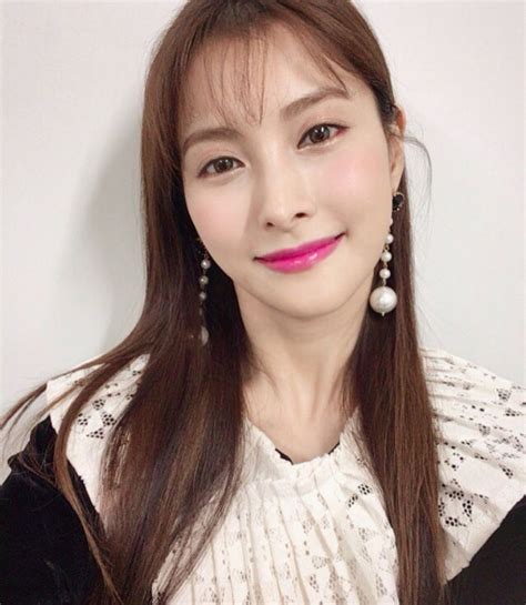 Former Kara Park Gyuri Reportedly Dating A Non Celebrity Agency Responds