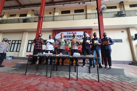 Foto Polisi Ungkap 5 Kasus Peredaran Narkoba Di Jakarta Dan Tangerang