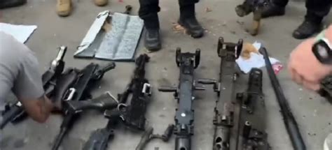 Polícia Civil Do Rj Encontra Oito Das 21 Armas Furtadas Do Exército Em