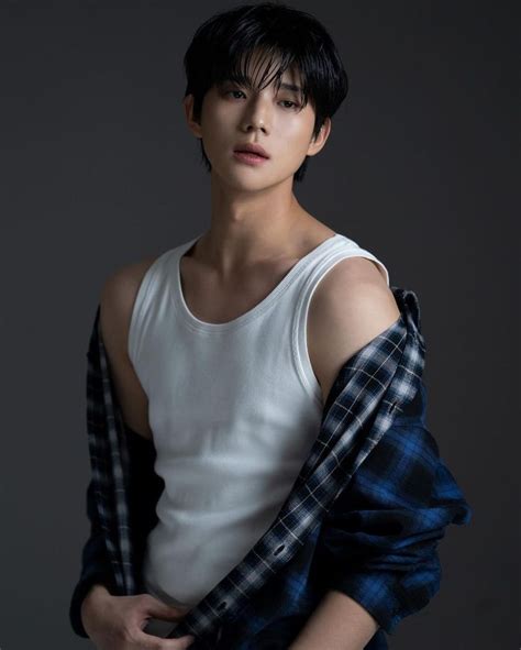 Pin oleh ꜱʏᴀᴀ di KOREAN ACTORS Materi pacar Gambar pacar Aktor korea