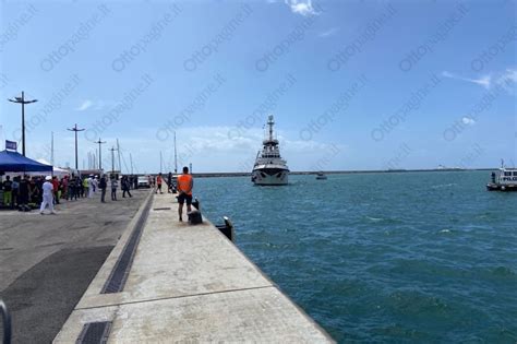 Foto Nuovo Sbarco Di Migranti Al Porto Di Salerno Approda La Nave