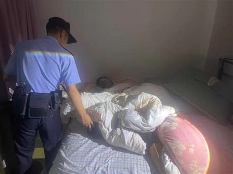 男子喝酒服药轻生，民警打了上百个电话救回一命