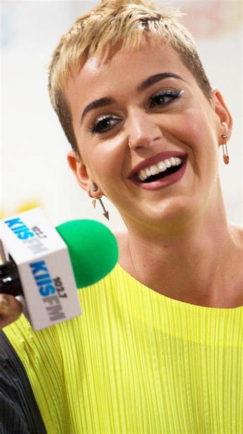 Born Pixie Haircut For Women Pixiehaircut Hairology Girls Pixie Haircut Katy Perry Womens