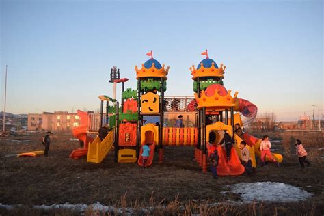 ХҮҮХЭД БАГАЧУУД ИЖ БҮРЭН ТОГЛООМТОЙ БОЛЛОО