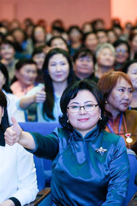 Ардчилсан эмэгтэйчүүдийн холбооны тэргүүнээр С Одонтуяа сонгогдлоо Niislel Times