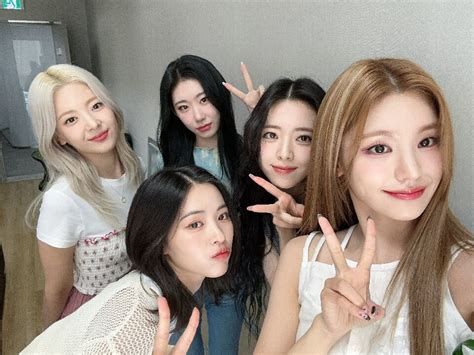 230802 Itzy Twitter Update Kpopping