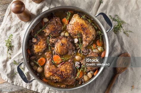 수 제 프랑스 Coq Au Vin 치킨 코코뱅에 대한 스톡 사진 및 기타 이미지 코코뱅 닭고기 닭 Istock