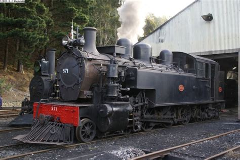 Heres An Edit Of One Of My Aus Ocs Bobtail The New Zealand Engine