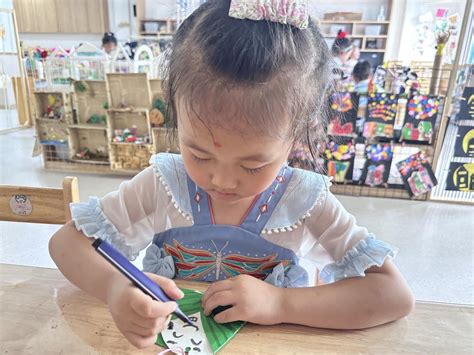 市五幼上卢园区开展迎端午 润童心主题活动