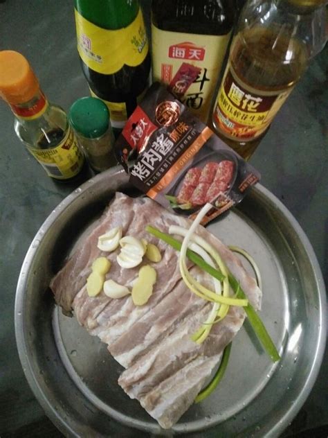 【烤排骨的做法步骤图，烤排骨怎么做好吃】木子做饭下厨房