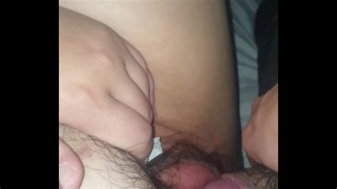 龜頭摩擦陰蒂 男生用大雞雞去碰女生尿尿的地方 挑逗 調戲 好害羞 Xvideos Com