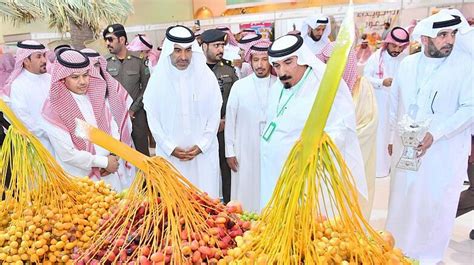 وكيل إمارة حائل المساعد يفتتحُ مهرجانَ الروضة للتمور 2022 الديرة نيوز