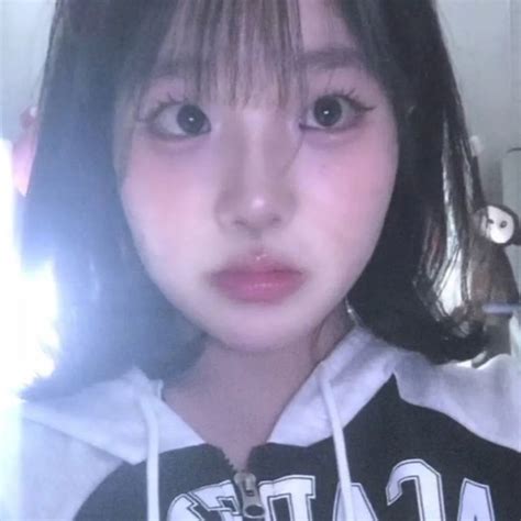 이유빈 Bini0712 On Threads