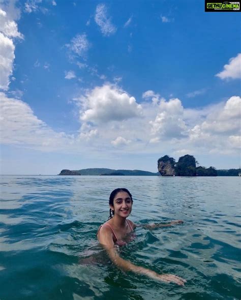 6 Hot Sexy Sanjeeta Bhattacharya Bikini Pics