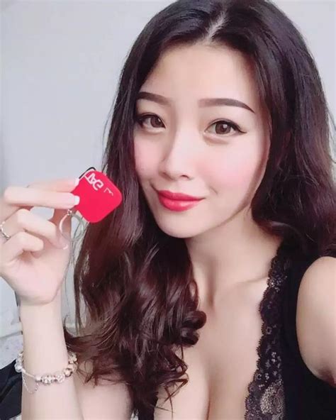 亚裔女博士突然爆红网络，胸大、有颜有智商，吸粉无数！ 搜狐体育