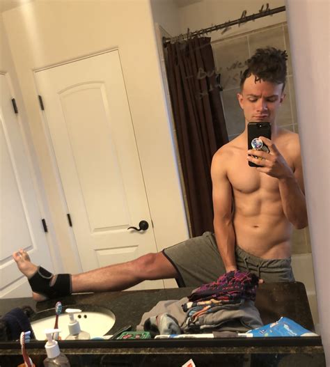 Logan Crosss Feet