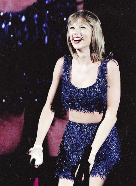 Pin On Taylor Swift S Midriff And Navel Taylor Swift Style Taylor