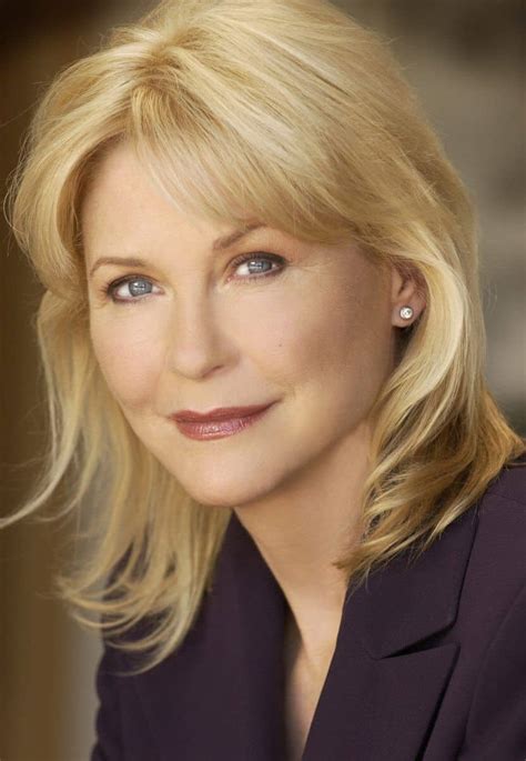 Dee Wallace Net Worth Height Weight Age Affairs Wiki Facts And Figures
