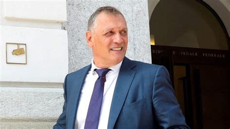 Швейцарски съд призна бившия секретар на ФИФА за виновен в обвинения за