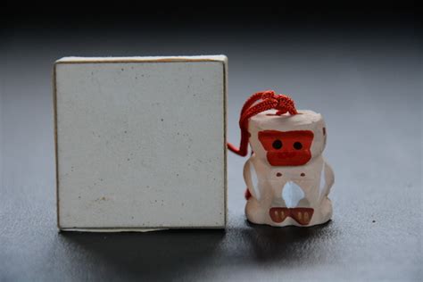 Yahooオークション 古い郷土玩具 小さな土鈴 猿 箱付 検索用語→a10