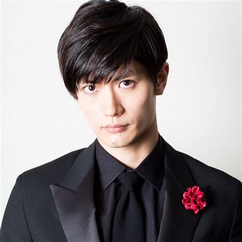 FashionPress 映画進撃の巨人三浦春馬水原希子のインタビュー掲載撮影秘話から俳優業への思いまで 着用スーツシャツは全て ルイヴィトン Interviewed wi