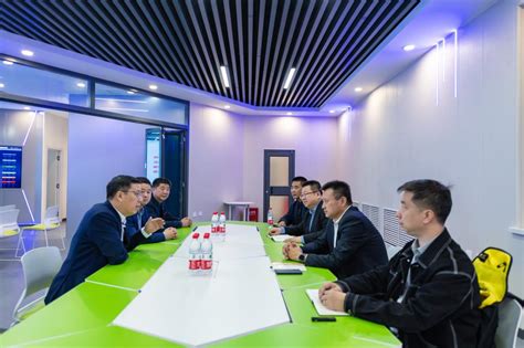 “辽宁省先进装备制造业辽西信息技术保障基地”揭牌仪式在我校举行 辽宁工业大学