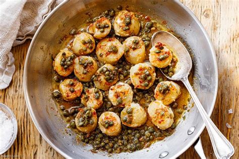 Pan Seared Sea Scallops Recipe With Butter Sauce How To Cook Sea Scallops Eatwell101