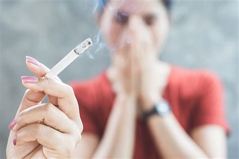 التدخين السلبي والتهاب المفاصل دراسة تكشف العلاقة بينهما الكونسلتو
