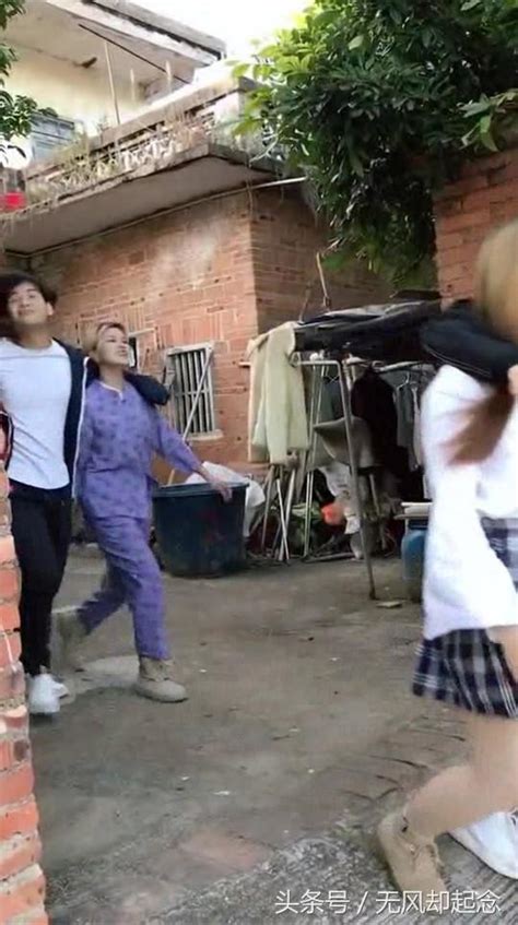 廁所有一上聯：「天下英雄豪傑到此俯首稱臣」，下聯令人忍俊不禁 每日頭條