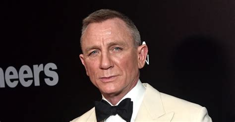007 제작자 차기 제임스 본드 10년동안 출연할 것 해외이슈