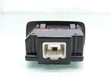GNIAZDO AUX SUBARU FORESTER III Shrot Pl