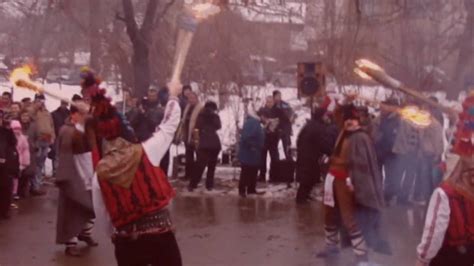 РАЗЛИЧНИТЕ НОВИНИ Different News СИРНИ ЗАГОВЕЗНИ Е ДЕН ЗА ПРОШКА