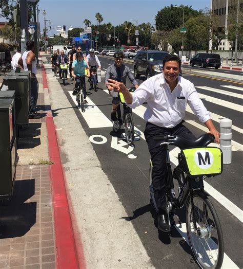 Downtown La Celebrates New Protected Bike Lanes On Los Angeles Street