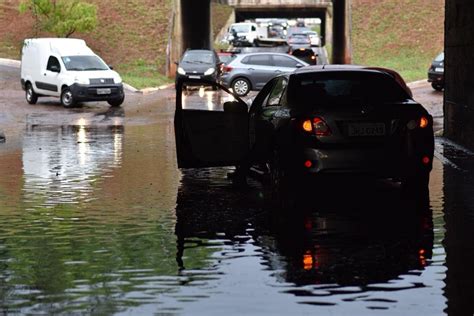 DF Inmet alerta para mais chuva granizo e ventos fortes Metrópoles