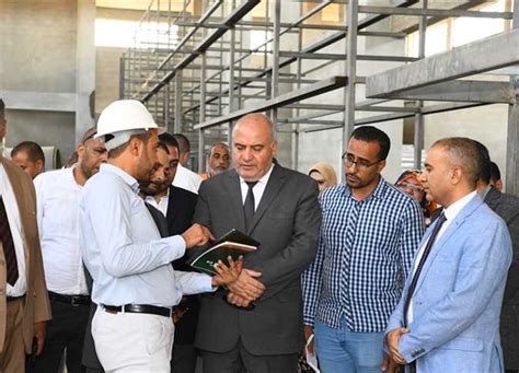 لتذليل العقبات أمام المستثمرين محافظ قنا يتفقد إنشاءات عدة مصانع في
