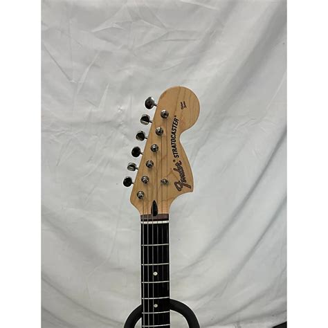 Used Fender Used Fender Tom Delonge Stratocaster With Invader Sh8