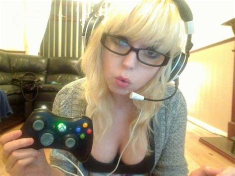 Pretty Girls Playing Video Games 29 Pics