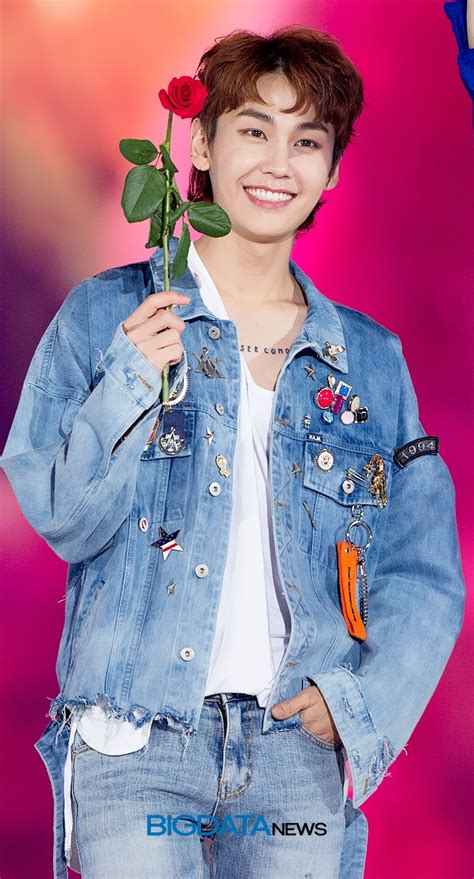 Big포토 비투비btob 정일훈 어머멋~ 누가 꽃이야 남자가 이뻐도 되나요