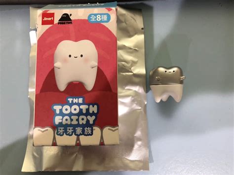 牙牙家族1 銀牙牙 扭蛋 公仔 盒玩 轉蛋 聯名 牙齒 Jinart X Funktoy The Tooth Fairy 哩哩扣扣 其他在旋轉拍賣