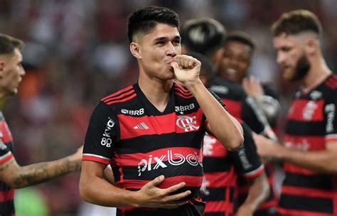 Corinthians x Santos Atlético MG x Fortaleza Saiba onde assistir aos
