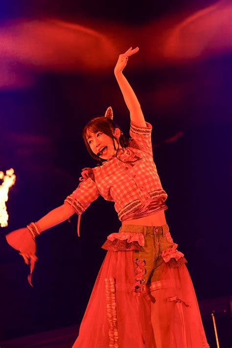 水樹奈々、約3年ぶりのライブツアーを完走！ 『nana Mizuki Live Home 2022』 ファイナル公演――ライブレポート
