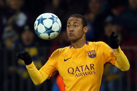 VidÉo Quand Neymar Détruit Un Drone Avec Un Ballon