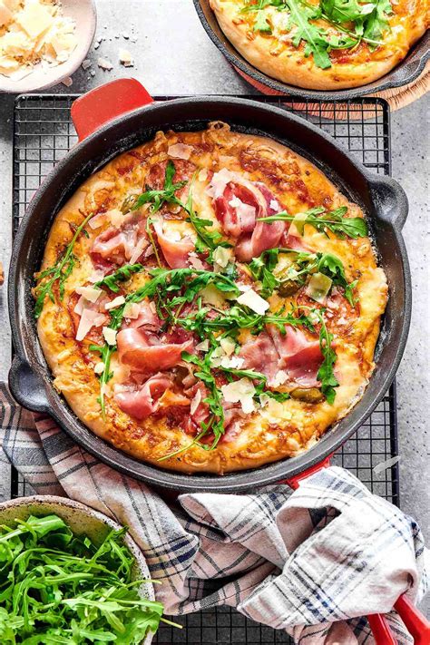 Easy Cast Iron Pizza No Yeast The Big Mans World