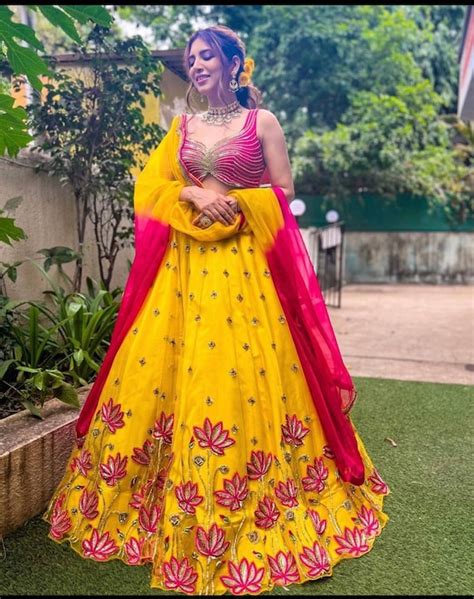 33 Haldi Ceremony Outfits And Dresses To Wear Updated Atelier Yuwa