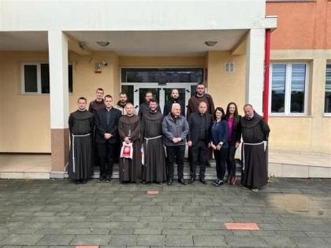 Đakoni posjetili Caritas Vrhbosanske nadbiskupije Katolička tiskovna agencija Biskupske